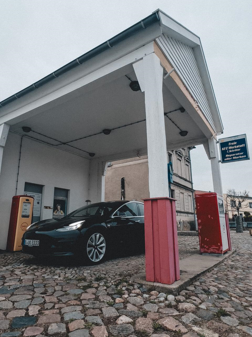 А куда заправлять?.. — Tesla Model 3 (1G), 2019 года | фотография | DRIVE2