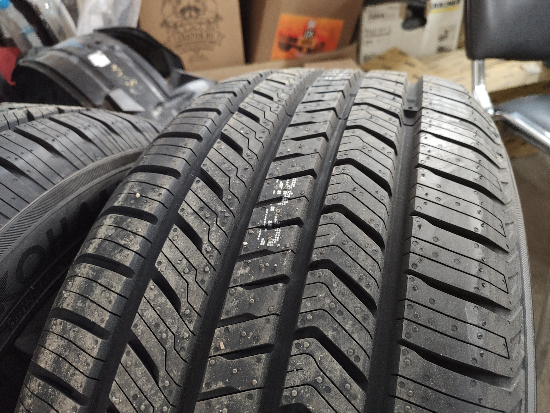 Прикупил резину на лето 265/50/R20 Yokohama Geolander X-CV — Audi Q7 ...