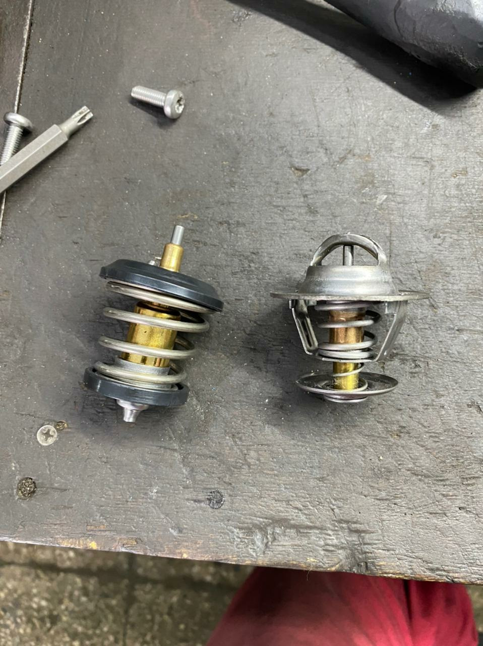 Замена помпы и установка "холодного термостата". — Skoda Octavia A5 Mk2 ...