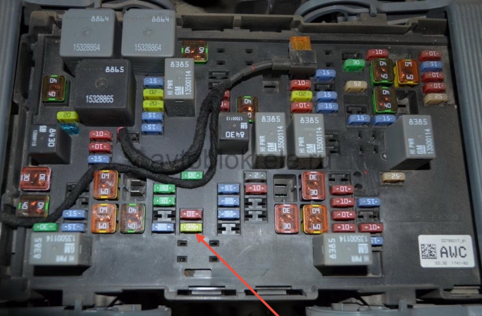 Предохранители прикуривателя. — Chevrolet Tahoe (GMT900), 5,3 л, 2012 ...