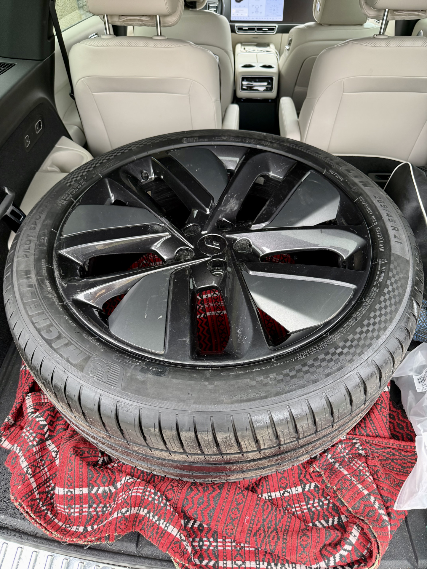 Собрал запаску — Li Auto Li L9, 1,7 л, 2023 года | аксессуары | DRIVE2