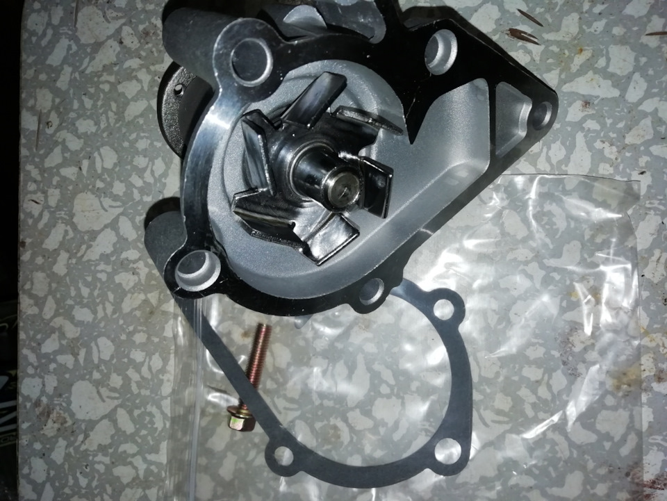 Помпа… неожиданный поворот. — Hyundai Accent (2G), 1,5 л, 2006 года ...