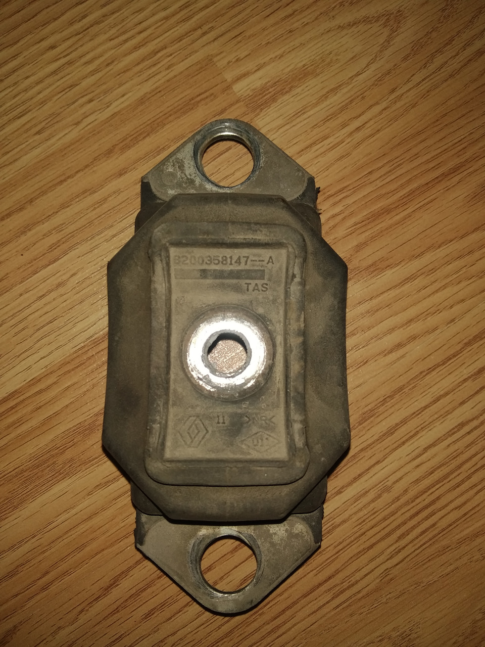 8200358147 Опора двигателя (мет, рез RENAULT | Запчасти на DRIVE2