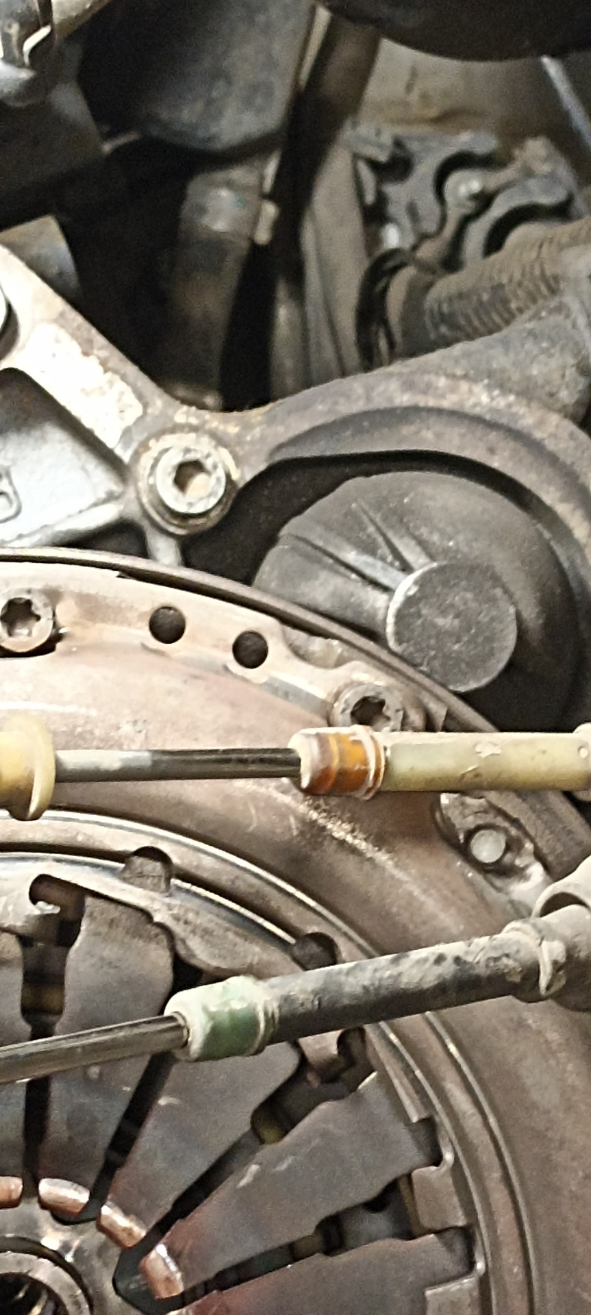 Замена сцепления с маховиком. — Opel Astra H, 1,3 л, 2009 года | своими ...