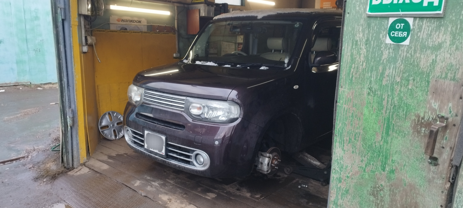 Зефир отжал диски у чебурашки — Nissan Cube III, 1,5 л, 2016 года | шины | DRIVE2