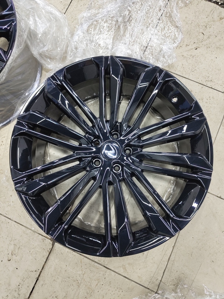 Литые диски Modellista 9Jx22 ET35 5x114,3 на Toyota Highlander (XU70 ...