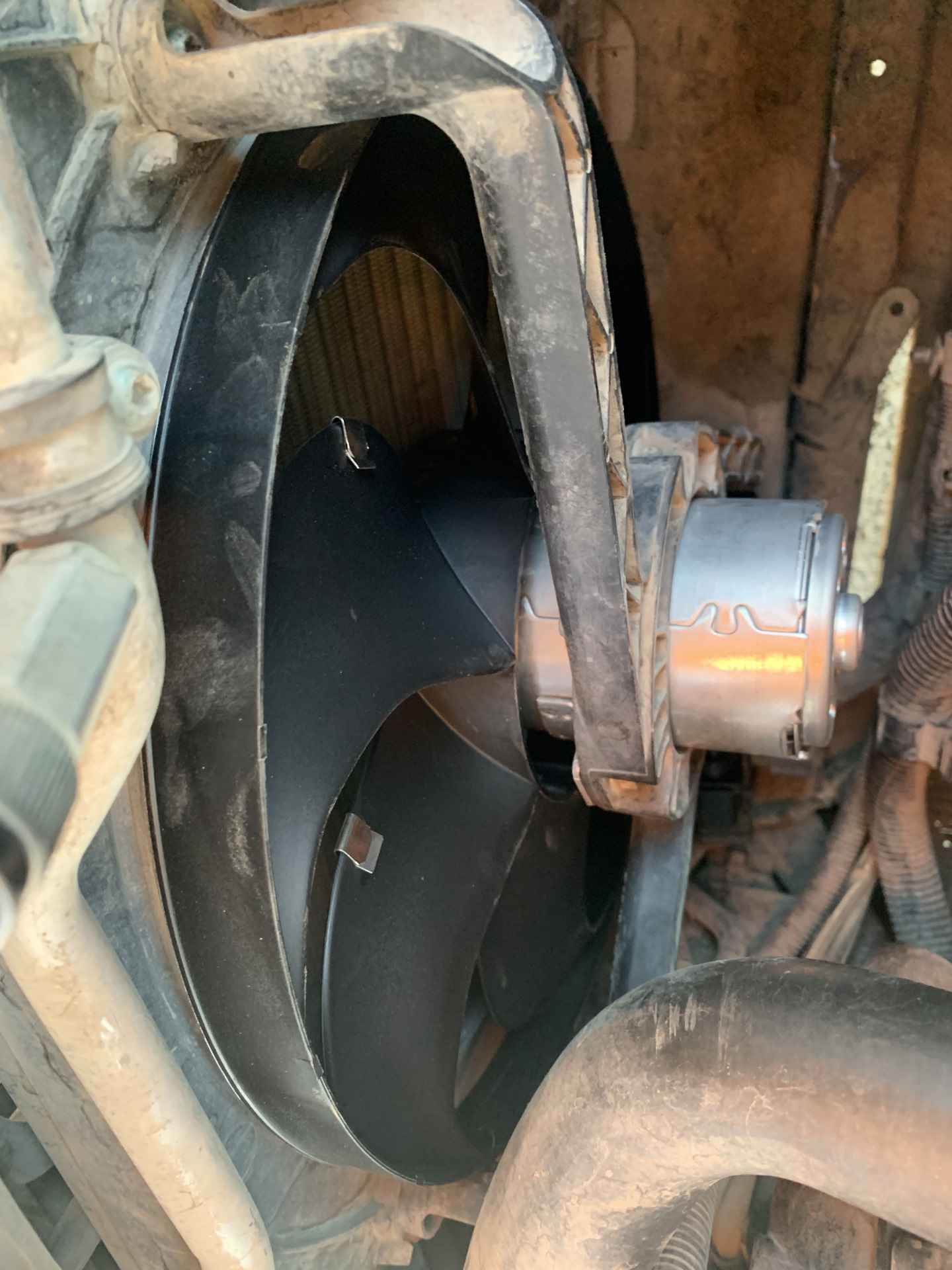 Пожар в моторчике вентилятора — Skoda Fabia Mk1, 1,4 л, 2002 года ...
