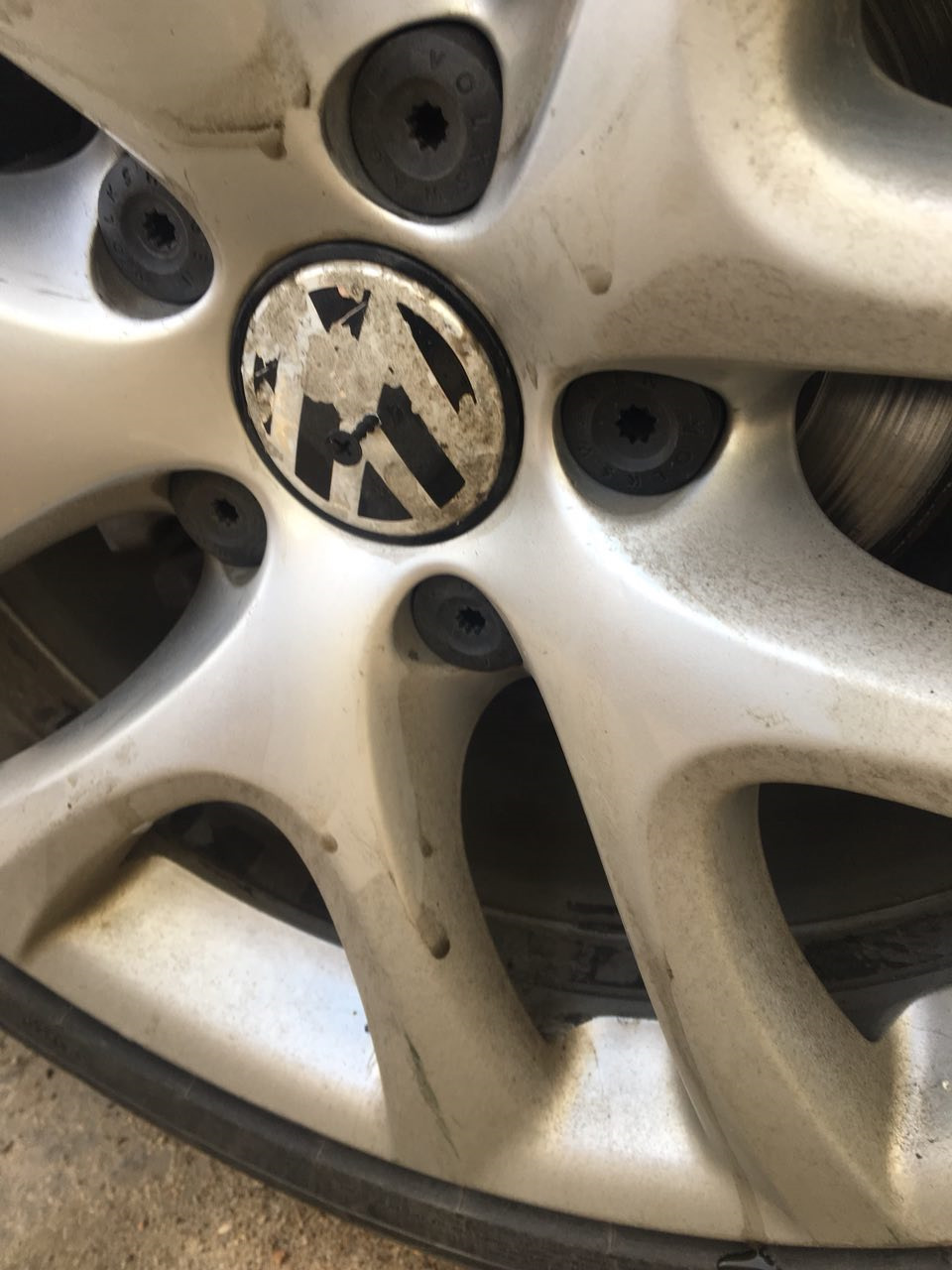 Все должно быть опрятно. Колпачок колесного диска. — Volkswagen ...