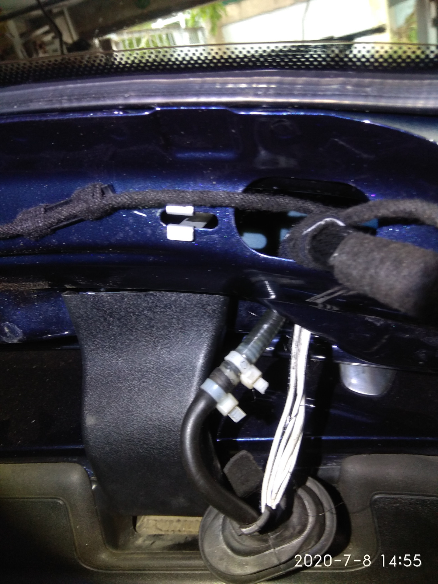 Ремонт трубки подачи омывающей жидкости омывателя заднего стекла Passat ...