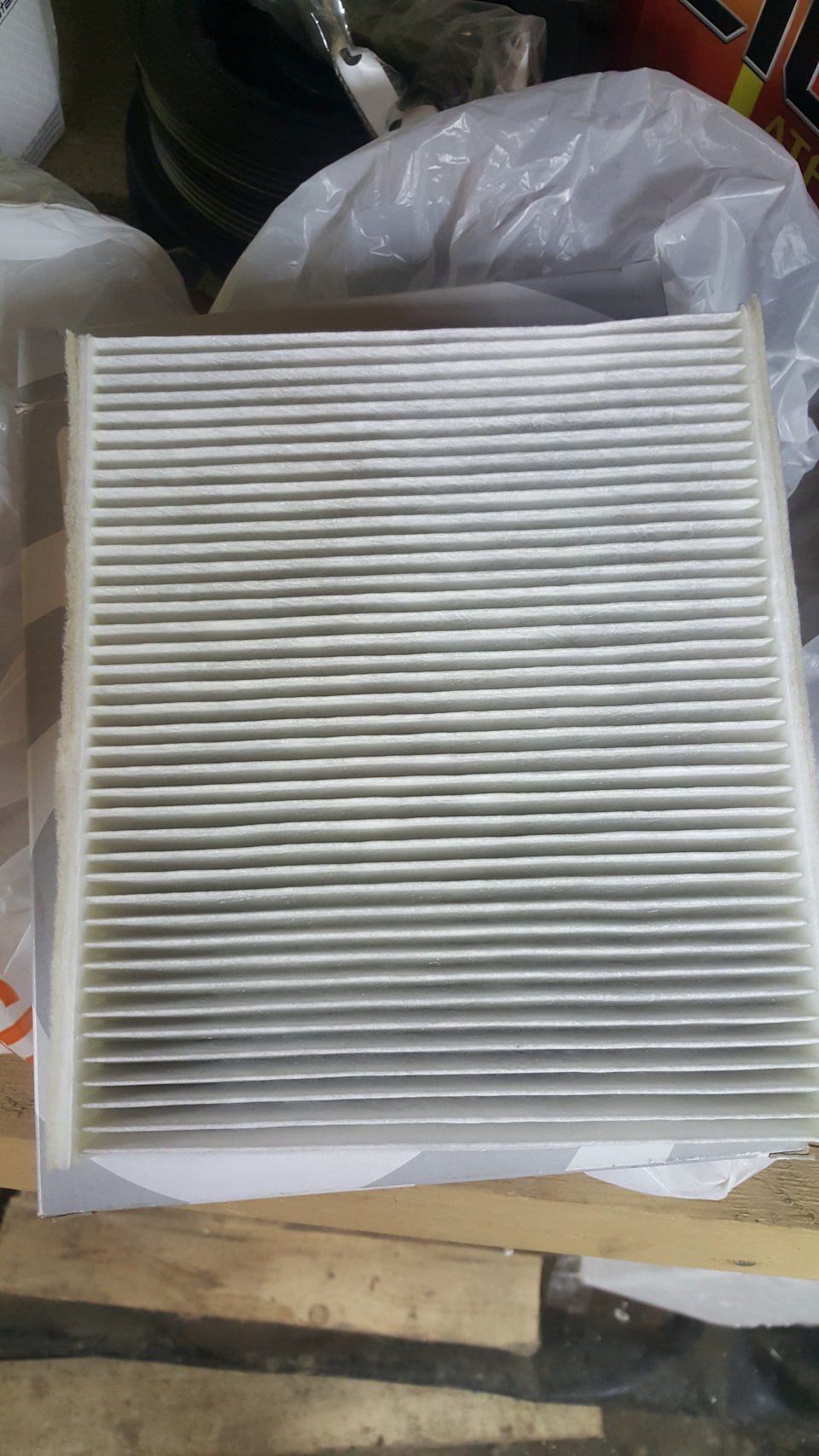 Обшивка капота, воздушные фильтра. — Skoda Superb Mk2, 1,8 л, 2012 года ...