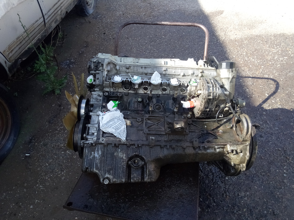 Добираюсь плавно до мотора. — Mercedes-Benz E-class (W124), 3,2 л, 1994 ...