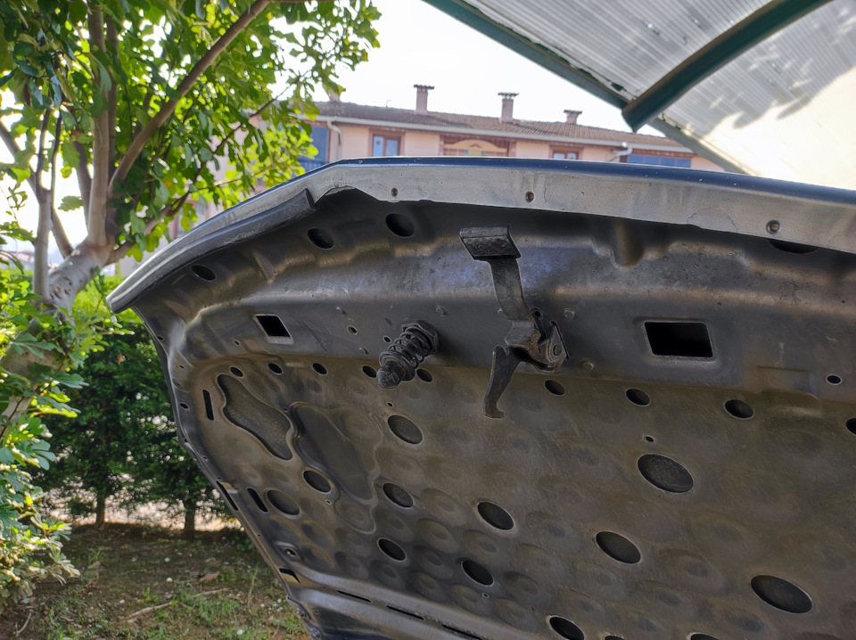 Hood seal by rubber — Opel Astra H, 1,6 л, 2005 года | своими руками ...