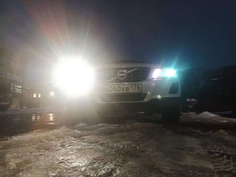 Замена ламп ближнего света d1s — Volvo XC60 (1G), 2,4 л, 2011 года ...