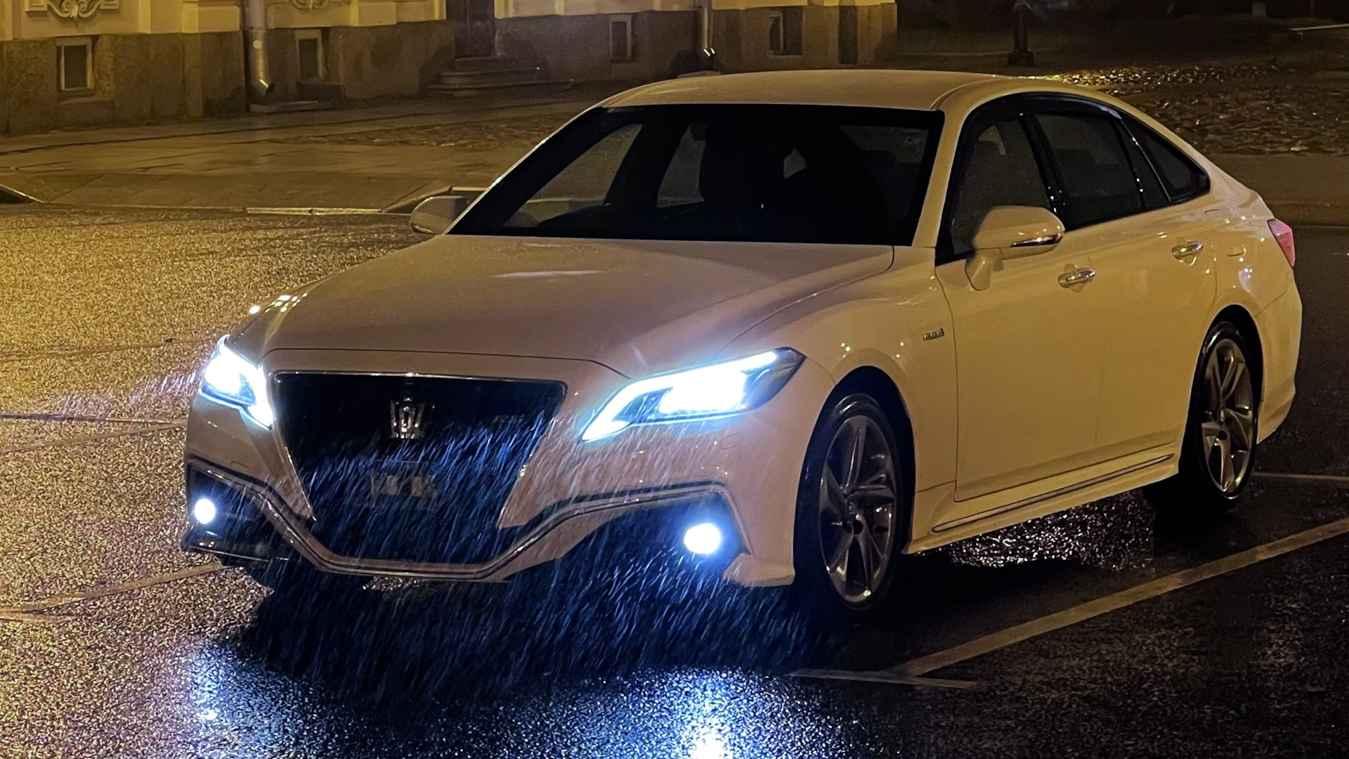 Toyota Crown (S220) 2.5 гибридный 2018 | на DRIVE2