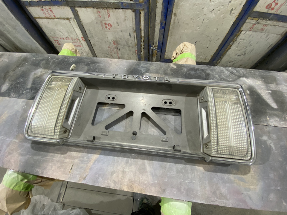 Задняя вставка под гос номер — Toyota Surf (130), 2,4 л, 1993 года ...