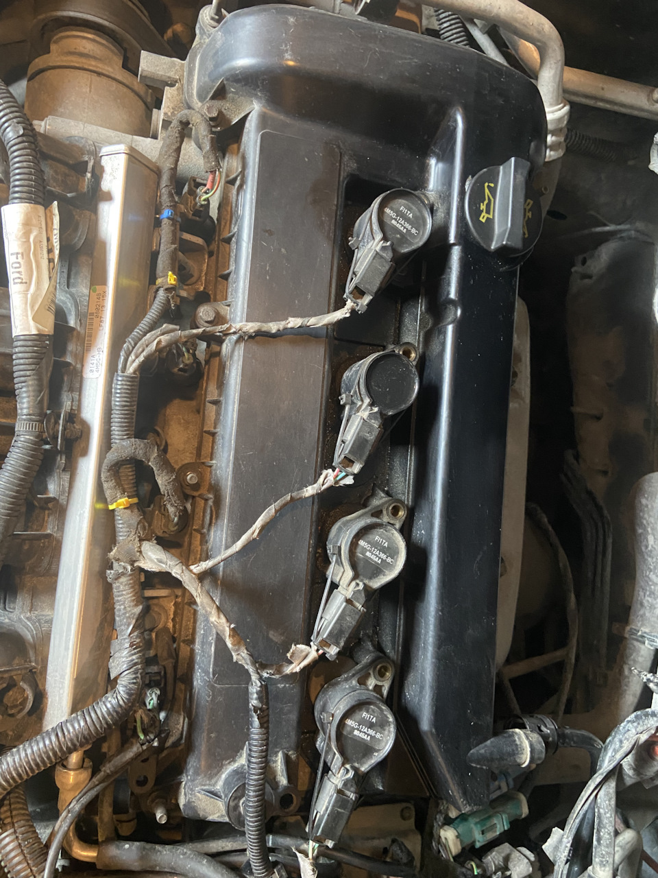 Замена прокладки клапанной крышки — Ford Focus II Sedan, 1,8 л, 2008 ...