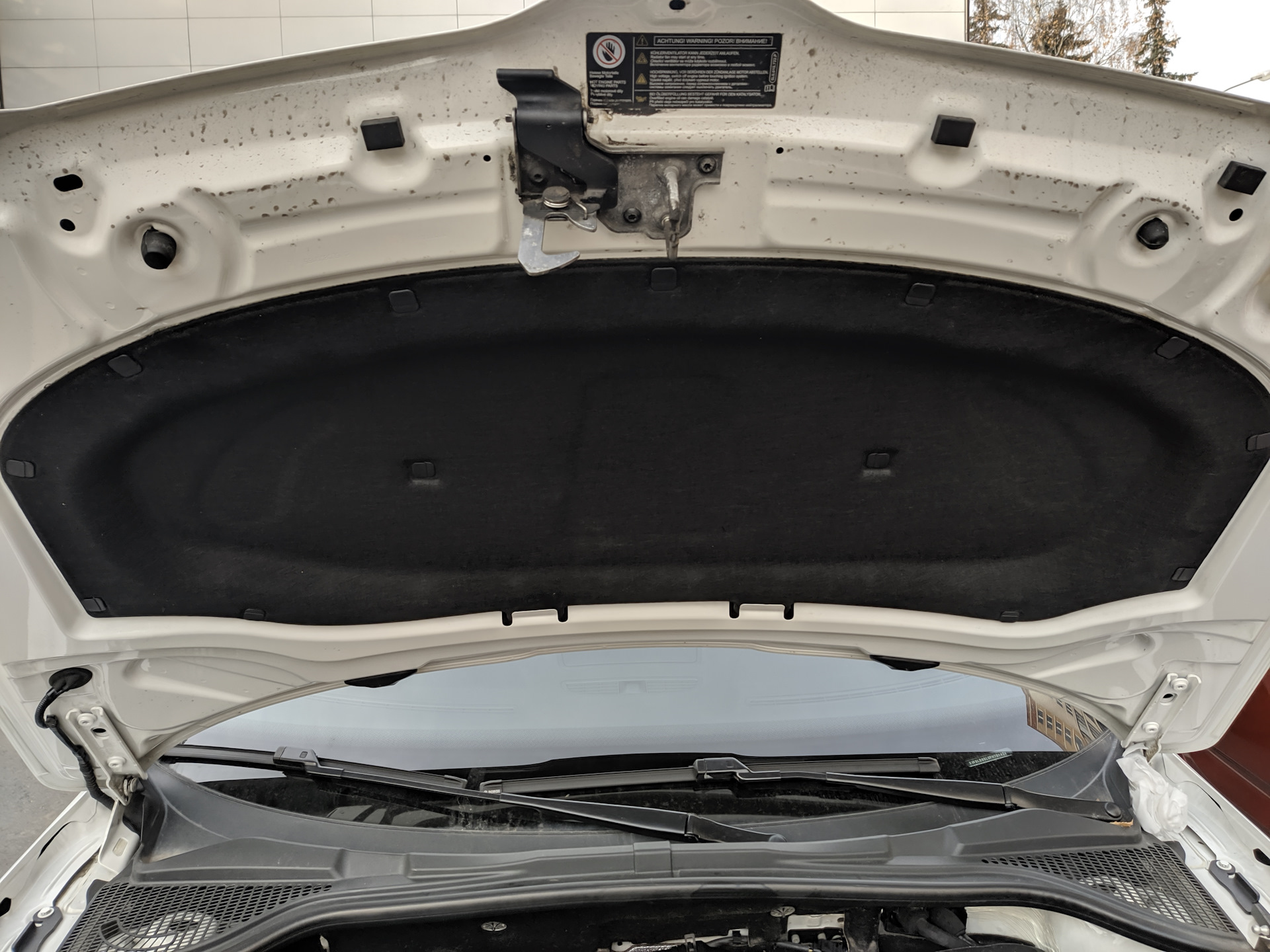 Жадный VW или заводская шумка капота ) — Skoda Yeti, 1,8 л, 2014 года ...