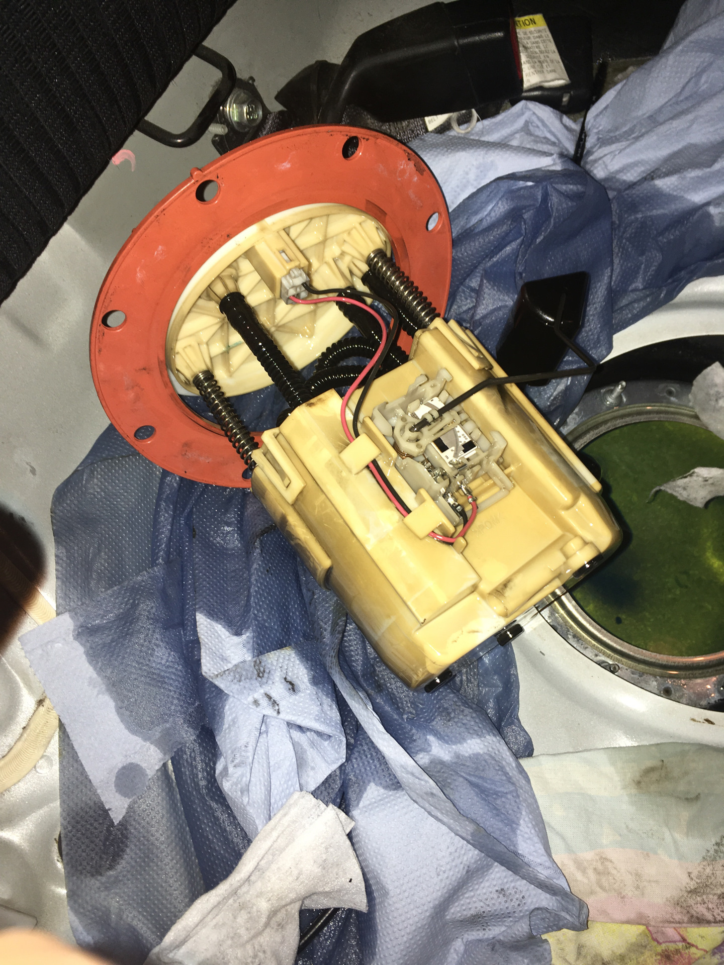 Сеточки в баке — Subaru Outback (BP), 2 л, 2008 года | расходники | DRIVE2