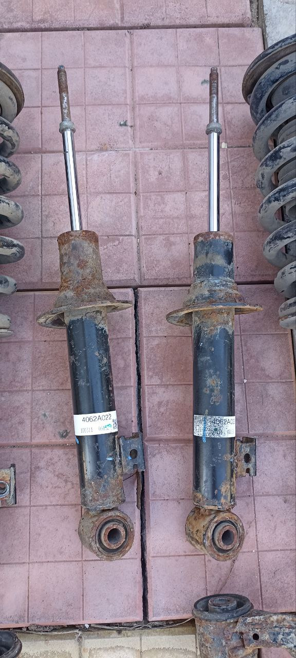 4062A022 Стойка передняя MMC PAJERO/MONTERO SPORT 07- Special Edition ...