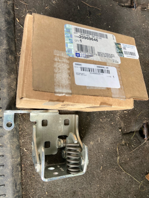 20969645 Петля передней левой двери GM | Запчасти на DRIVE2