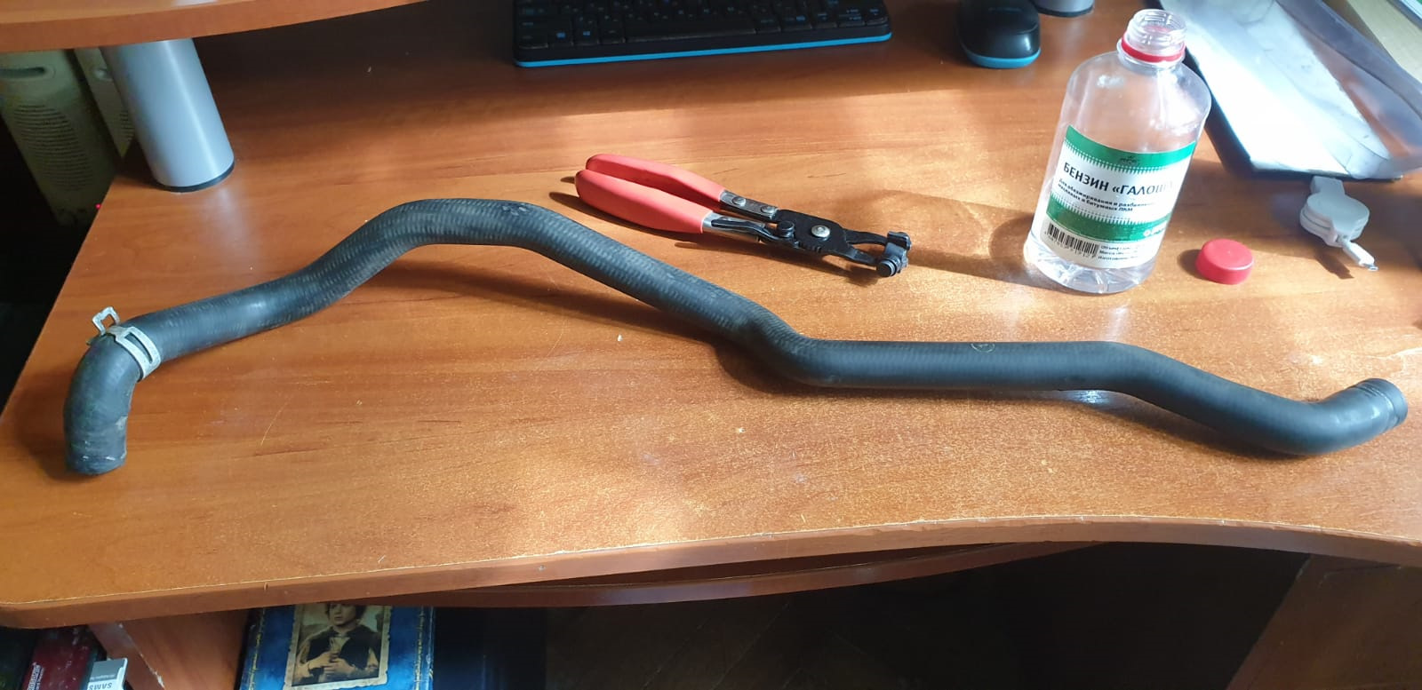 Repair damaged hose LR013677 — Land Rover Discovery IV, 3 л, 2010 года ...