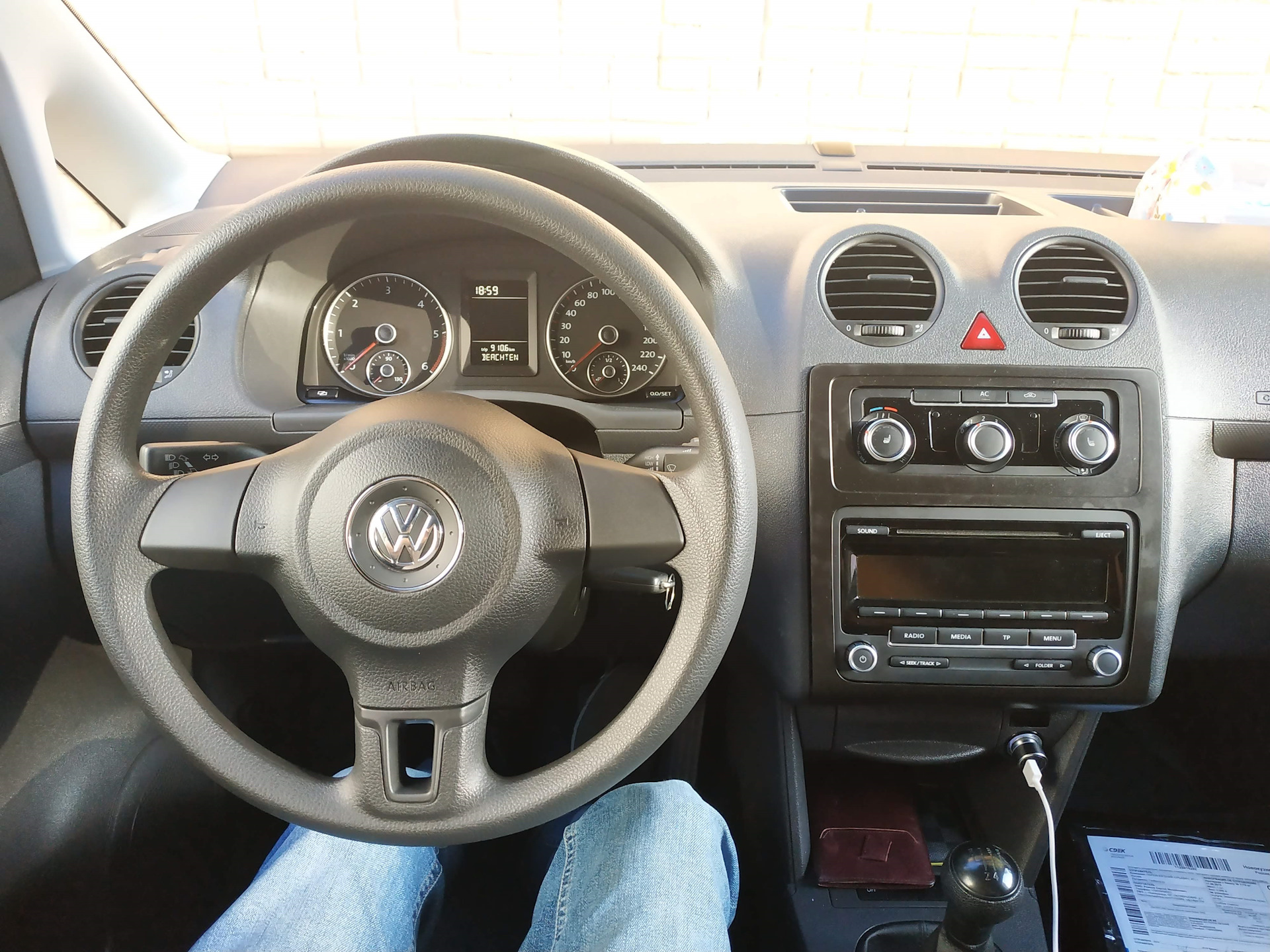 RCD 310 — Volkswagen Caddy (3G), 2 л, 2012 года | автозвук | DRIVE2