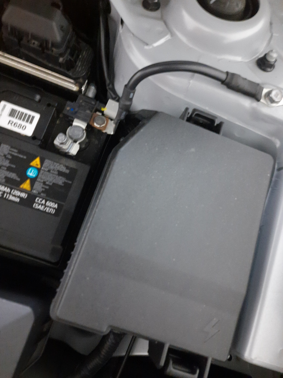 Крышка на минусовую клему Creta 2 — Hyundai Creta (2G), 2 л, 2022 года ...