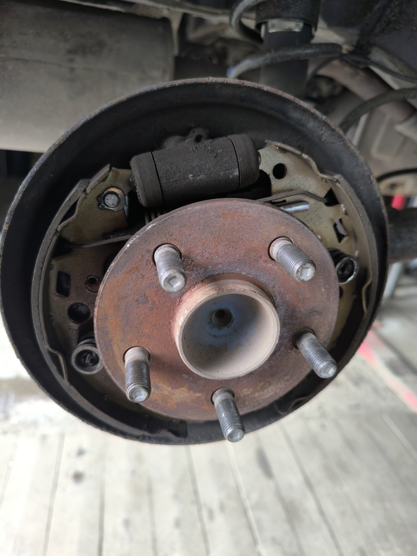 Колодки задние барабаны — Toyota Prius (20), 1,5 л, 2008 года ...