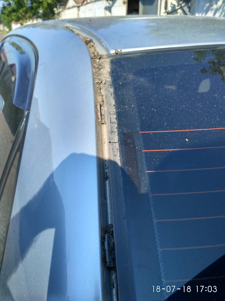 Ржавчина под молдингом у стекла — Mitsubishi Lancer IX, 1,6 л, 2006 ...
