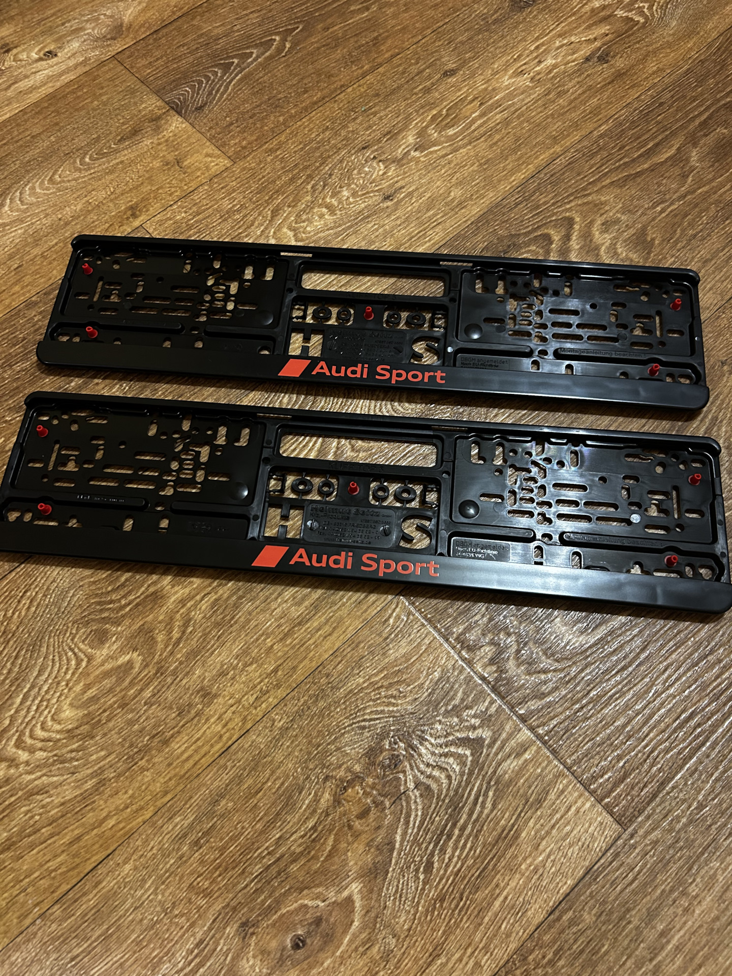 Номерные рамки — Audi S8 (D2), 4,2 л, 2000 года | запчасти | DRIVE2