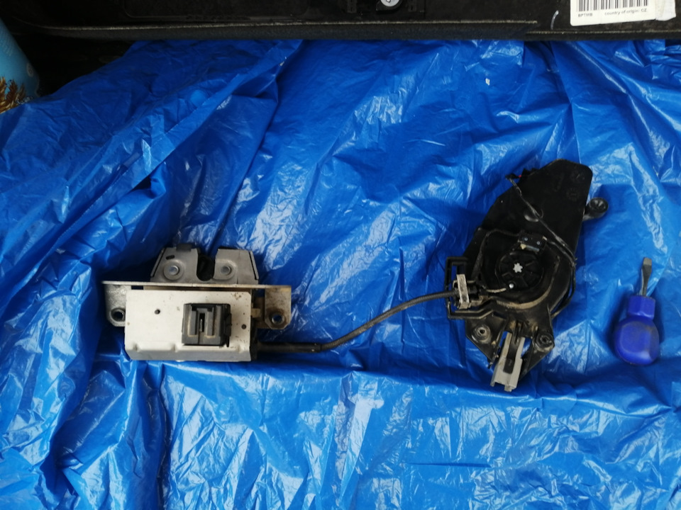 31333543 Замок багажника Volvo | Запчасти на DRIVE2