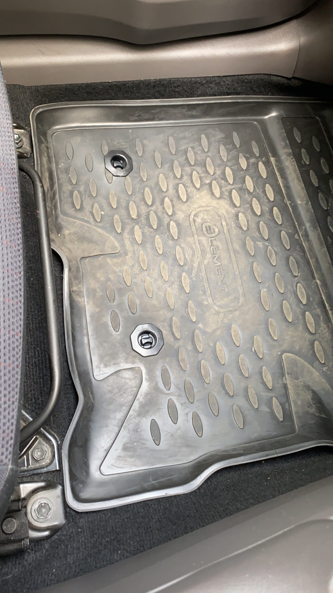 Держатели ковра — Toyota Allion (T260), 1,8 л, 2013 года | просто так ...