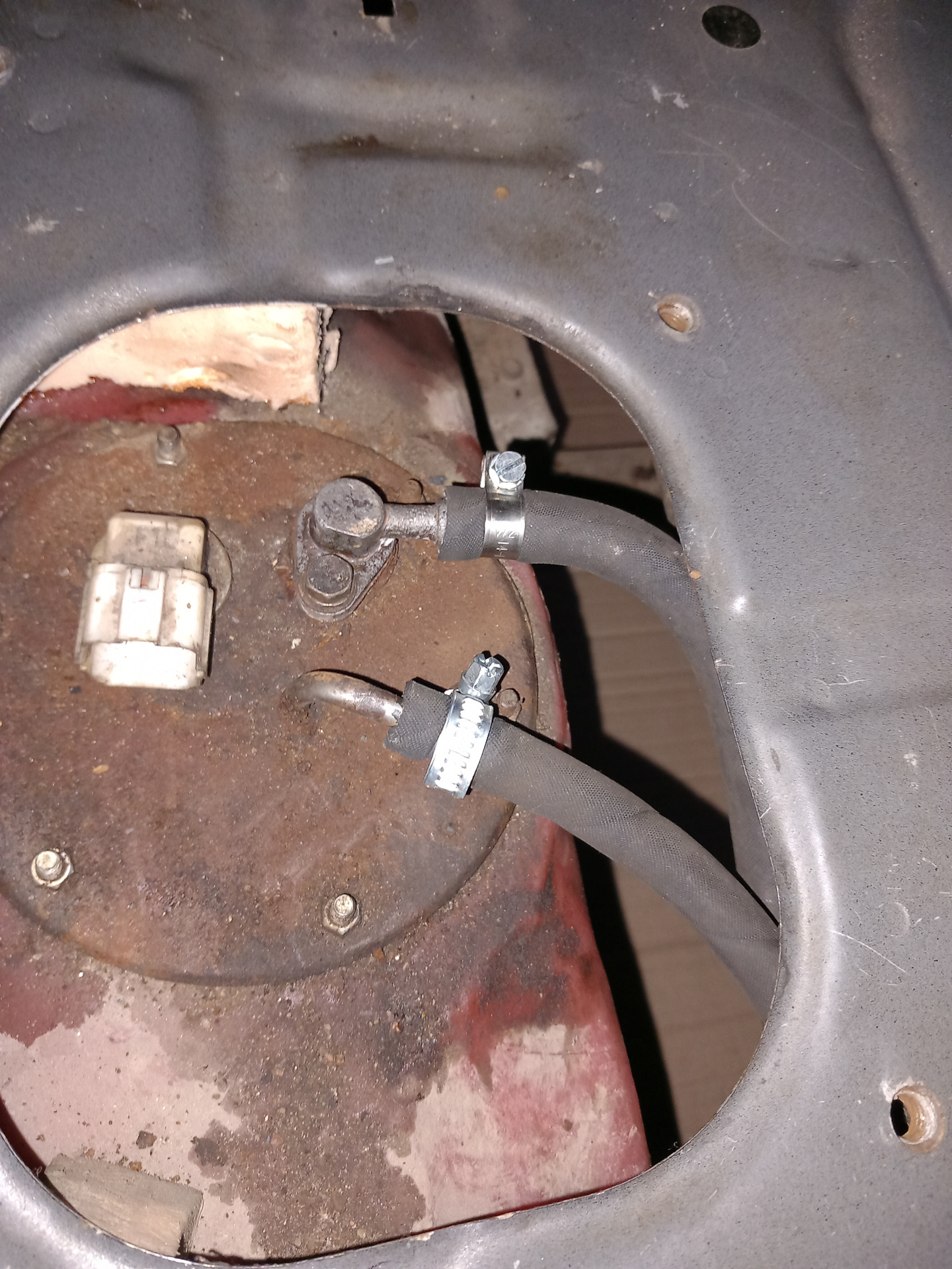 Замена топливных магистралей на полиамид — KIA Magentis I, 2,5 л, 2006 ...