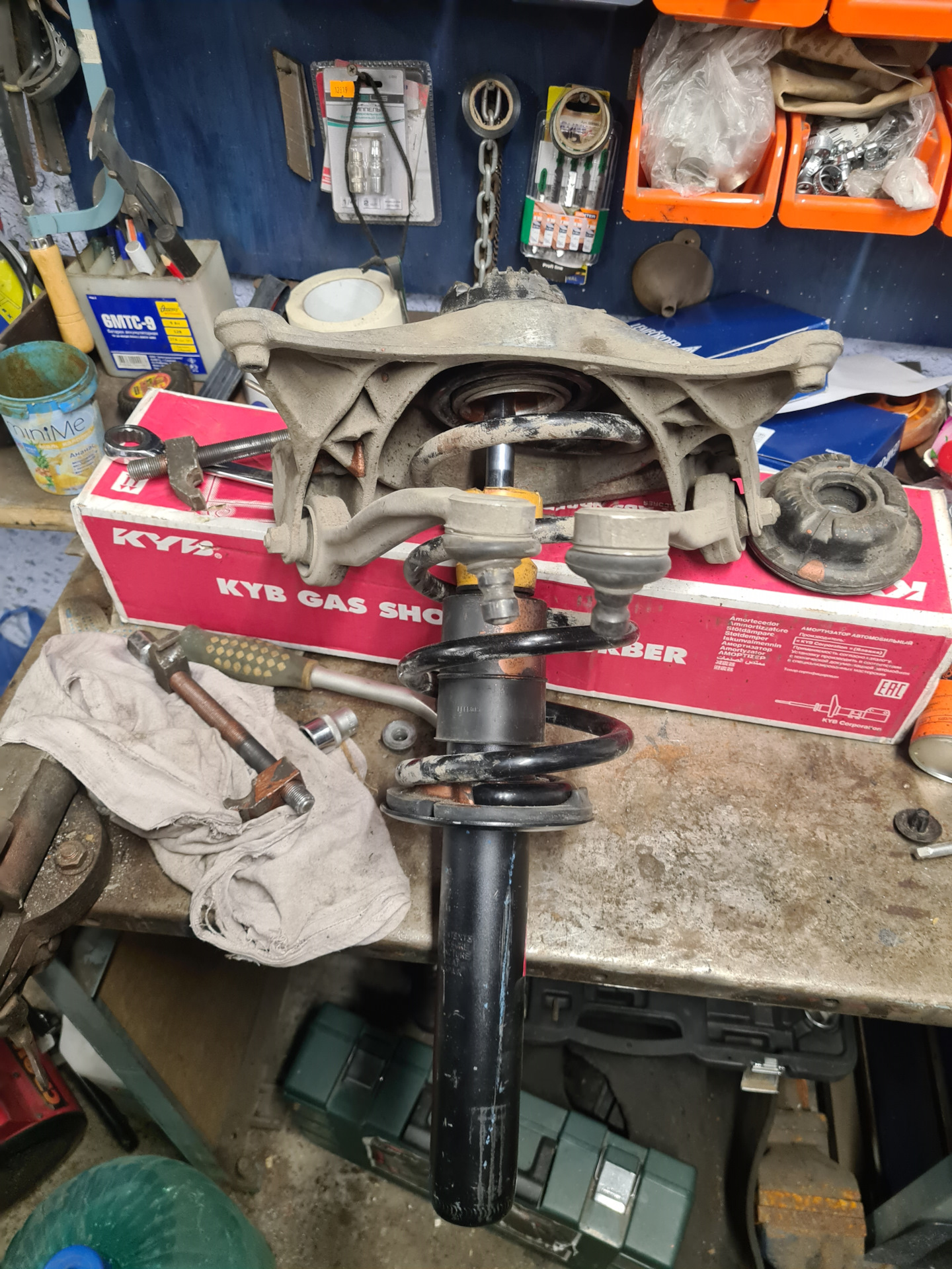 Замена амортизаторов — Audi A4 (B8), 1,8 л, 2009 года | поломка | DRIVE2