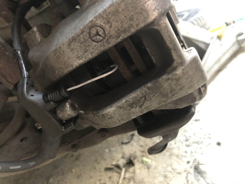 Датчик износа задних тормозных колодок W210 часть 2 финал — Mercedes ...