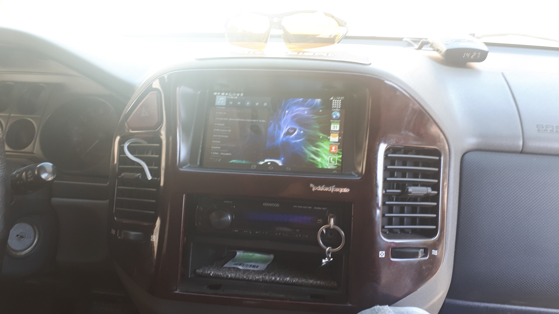 Samsung Galaxy tab — Mitsubishi Montero III (V60), 3,5 л, 2003 года ...