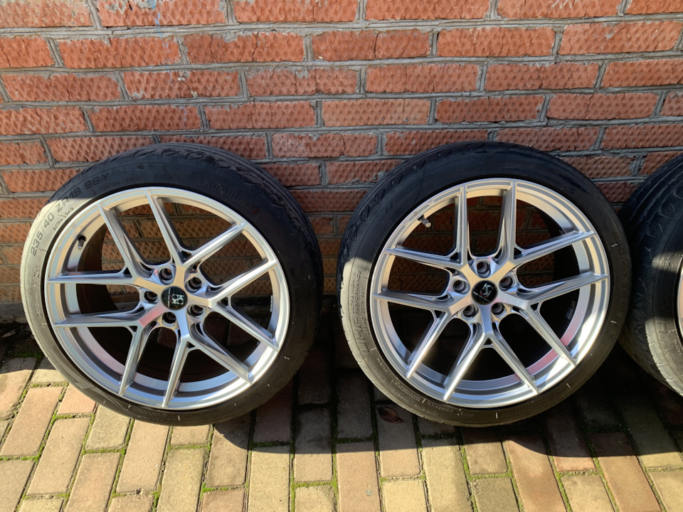Шины летние Kormoran 235/40 R19, литые диски Коко 8,5Jx19 ET35 5x112 на ...