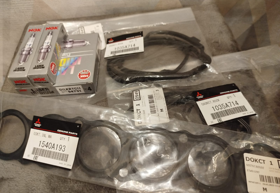 Замена свечей + регулировка впускных клапанов — Mitsubishi Outlander ...