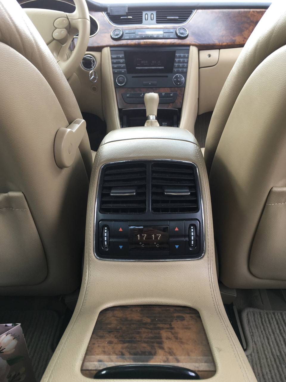 Климат сзади летом дует горячим, кран печки W219 W211 — Mercedes-Benz ...