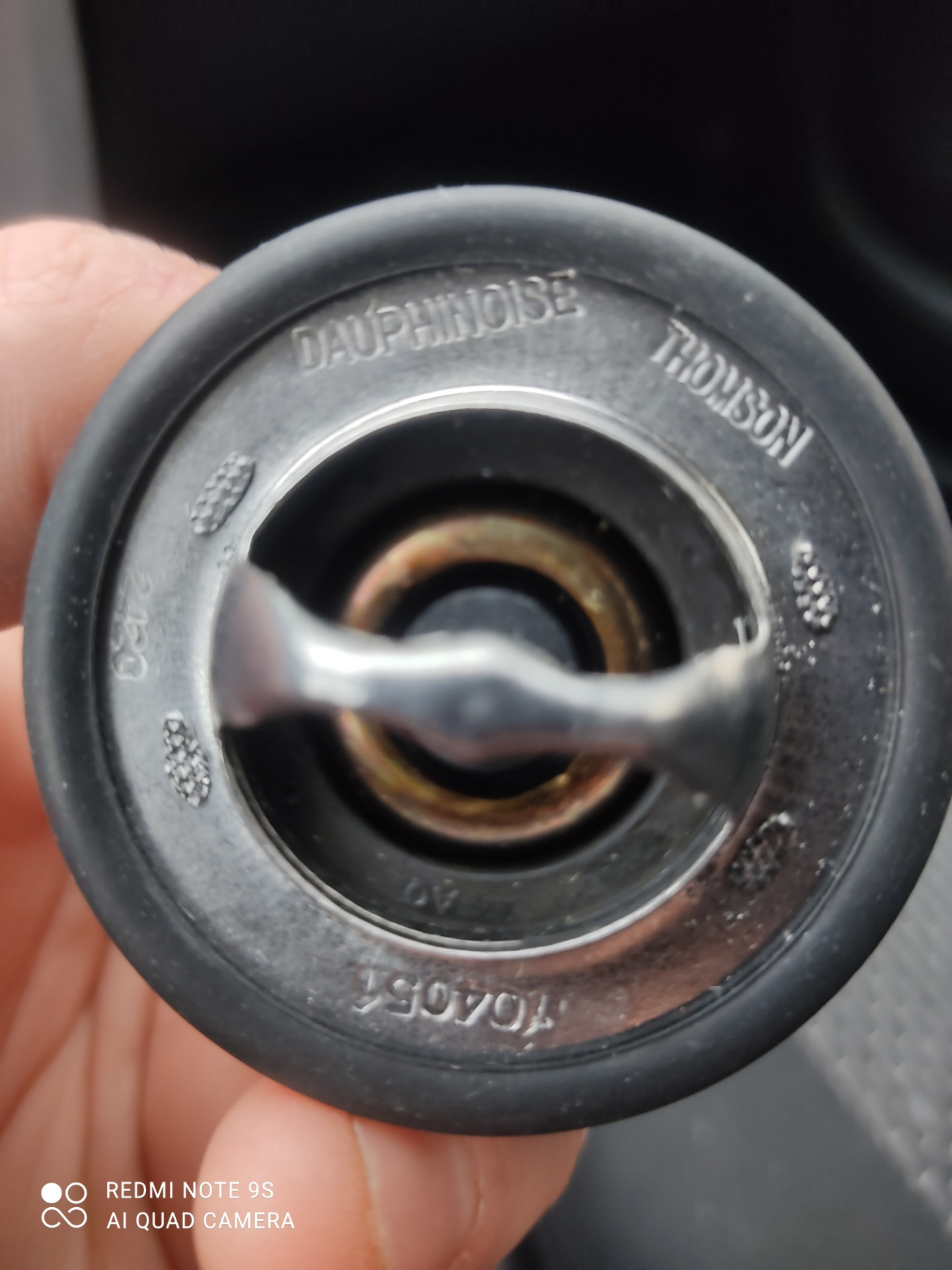 Оригинальный термостат в рено Логан — Renault Logan (1G), 1,4 л, 2012 ...