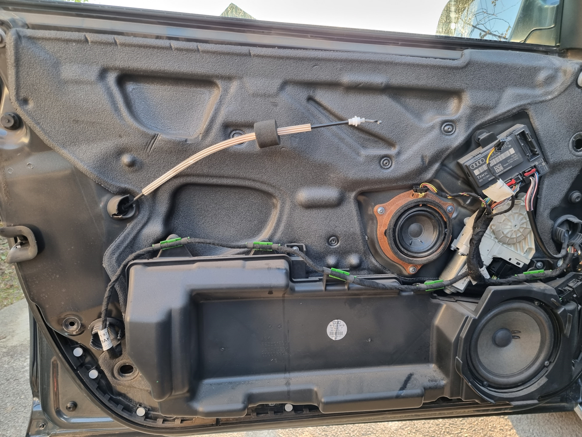 Замена СЧ динамиков на Bose. — Audi A6 (C6), 3,2 л, 2007 года ...