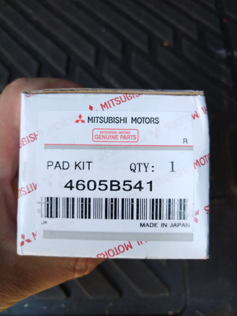 4605B541 Колодки тормозные передние к-т Mitsubishi | Запчасти на DRIVE2