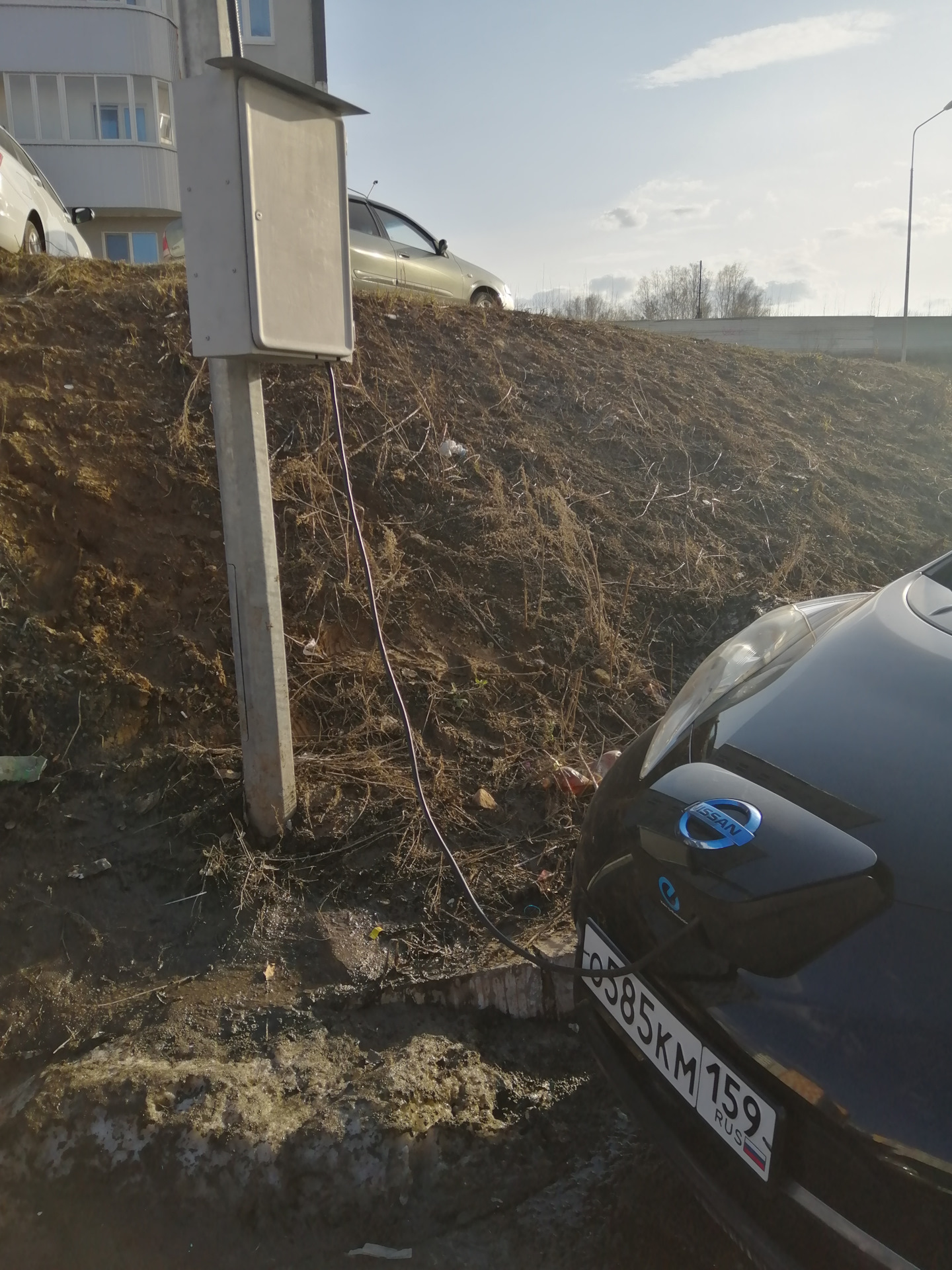 Домашняя розетка в городе — Nissan Leaf (1G), 2012 года | расходники ...