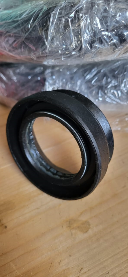 332167S110 Сальник коробки скоростей 43.4X70.3X14X24 NISSAN INFINITI ...