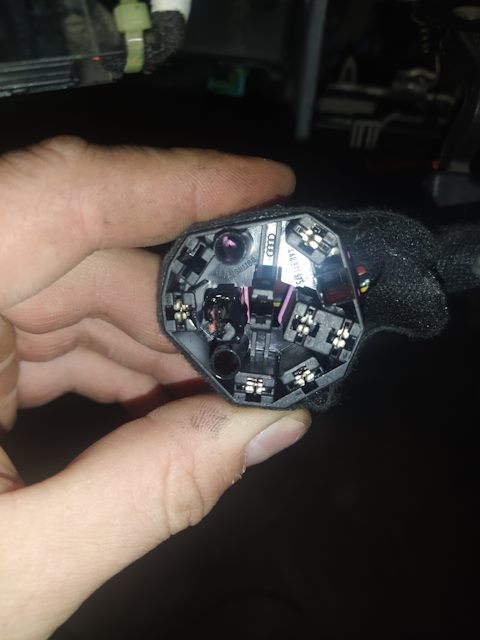 4A0971975 Корпус плоского разъема VAG | Запчасти на DRIVE2