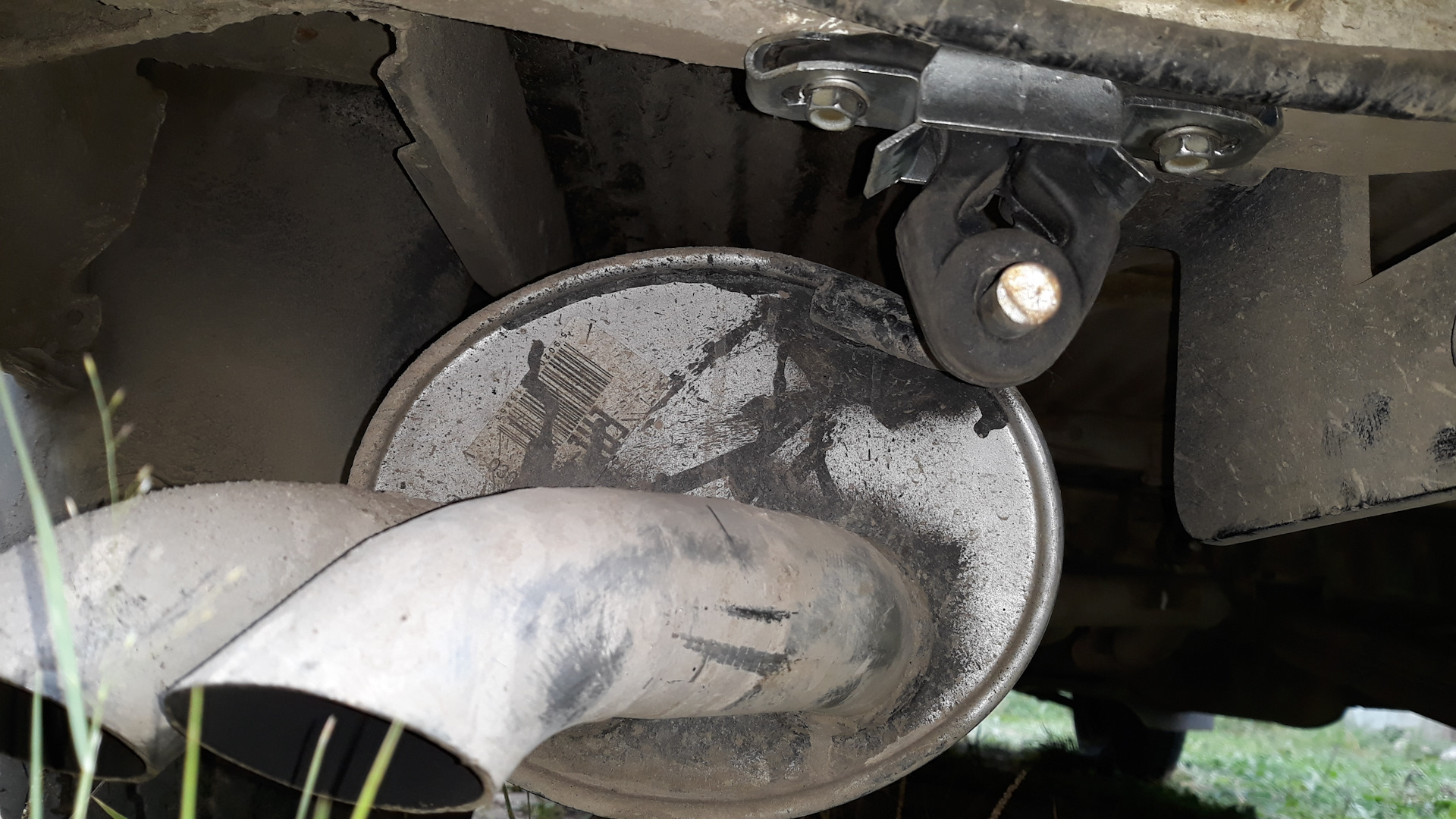 Кронштейн глушителя — Volkswagen Transporter T4, 1,9 л, 1998 года ...