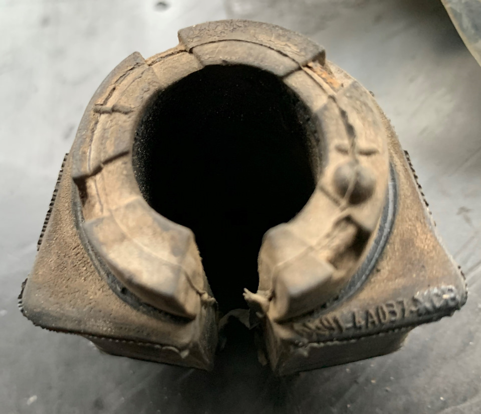 Резинотехнические изделия и артикулы-презервативы — Volvo S80 (2G), 2,5 ...