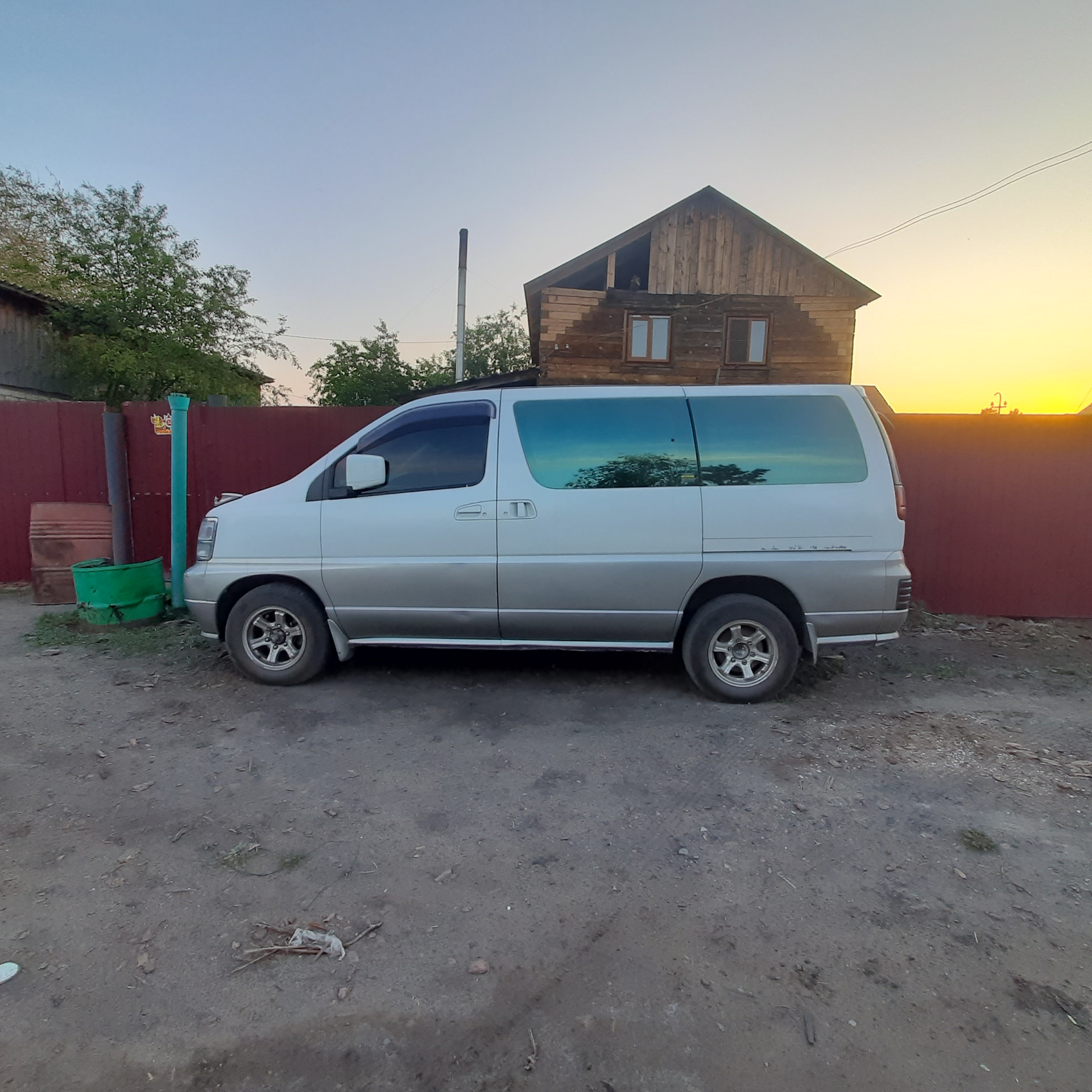 Тонировочка — Nissan Elgrand (E50), 3,2 л, 1997 года | аксессуары | DRIVE2