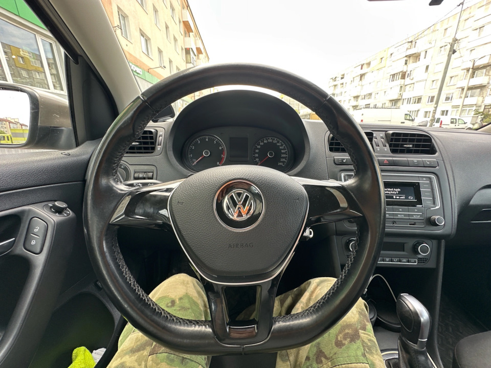 Руль — Volkswagen Polo Sedan, 1,6 л, 2017 года | тюнинг | DRIVE2