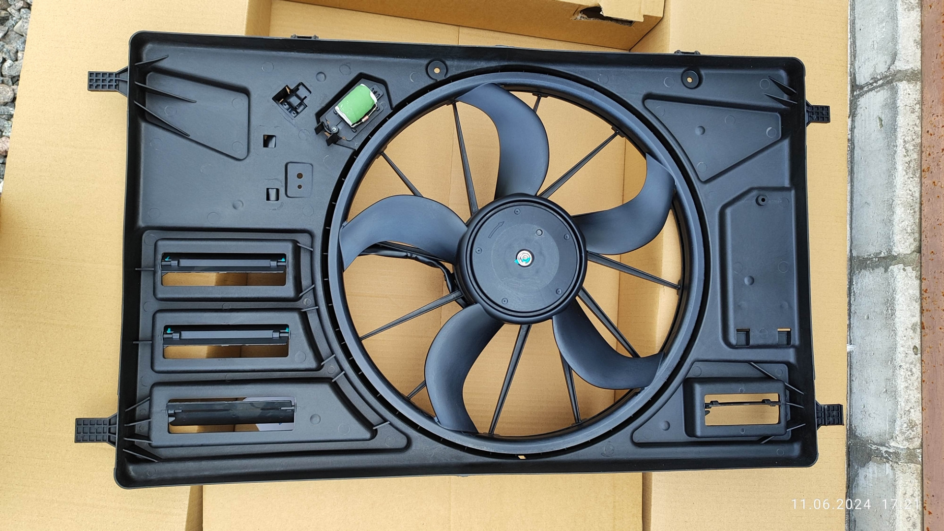 Мелкий ремонт — Ford Transit (8G), 2,2 л, 2016 года | поломка | DRIVE2